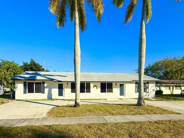 3797 E Roan Ct, Palm Beach Gardens, FL 33403