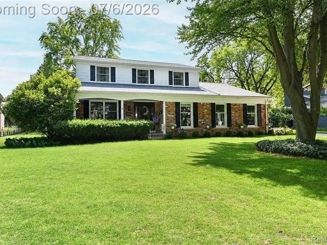 3798 Ledge Dr, Troy, MI 48084