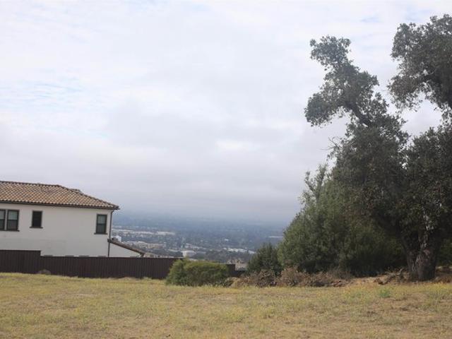 3799 Skyfarm Dr, Santa Rosa, CA 95403