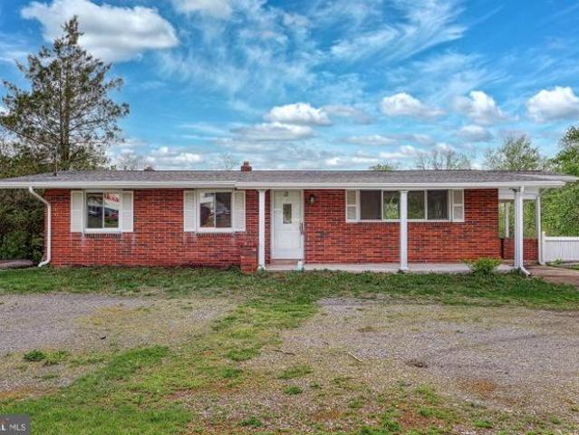 3792 Peters Mountain Rd, Halifax, PA 17032