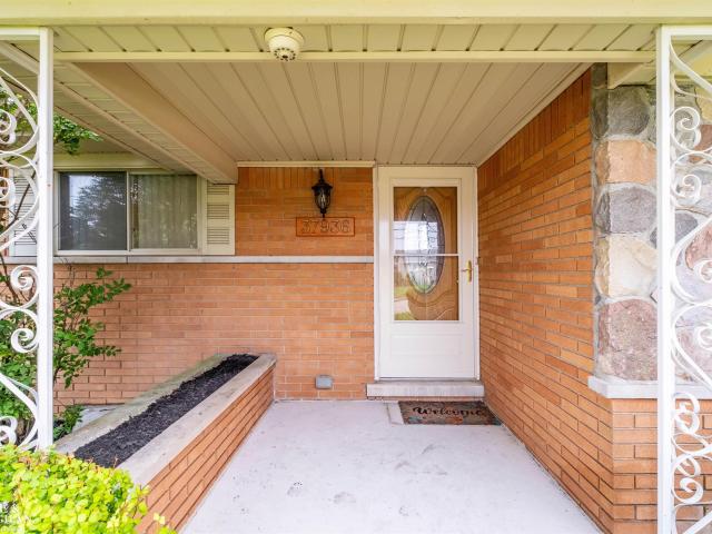 37936 Seaway Ct Court