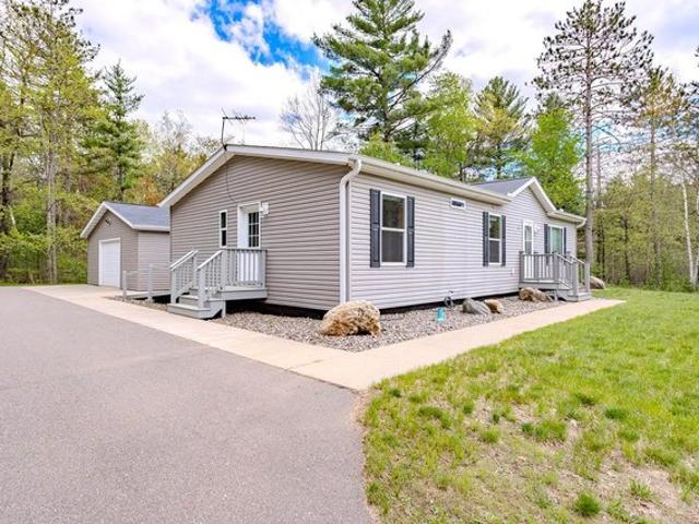 379 Esker Heights Dr, Tomahawk, WI 54487
