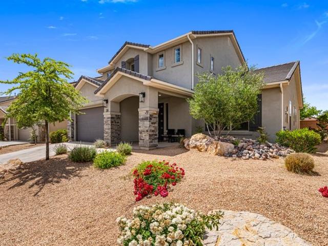 379 N Puerta Dr, Washington, UT 84780