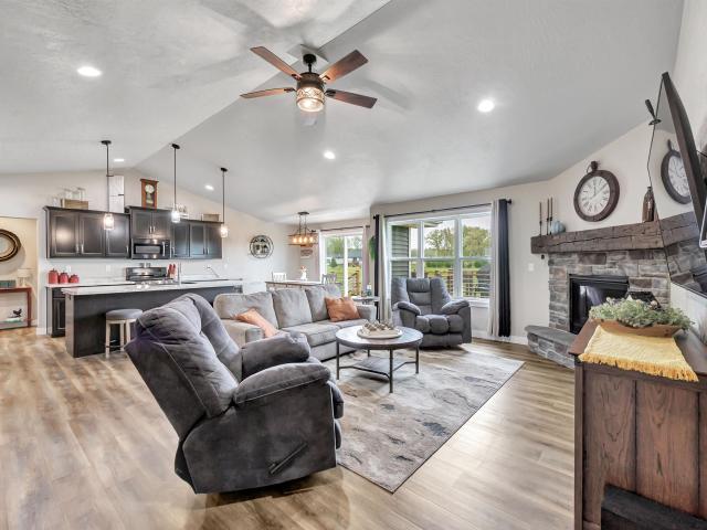 379 n shady lawn circle