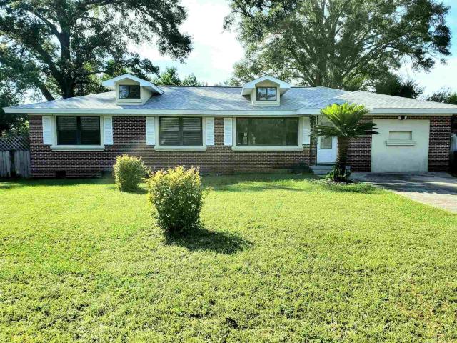 379 North 57th Ave, 3 beds, 2 full baths