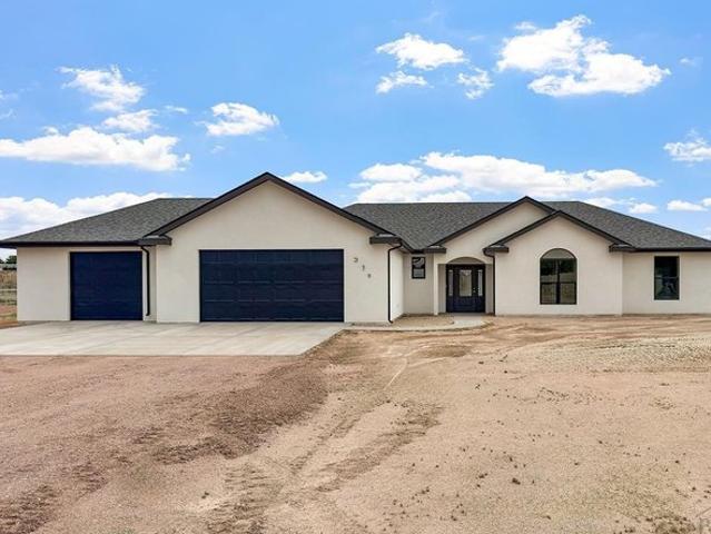 379 S Siesta Dr, Pueblo, CO 81007