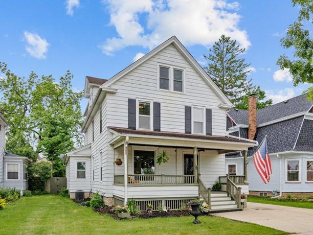 379 Seminary Ave, Aurora, IL 60505
