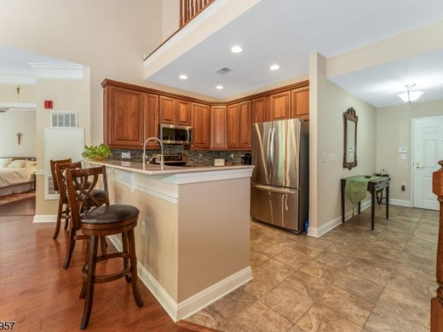 379 Victoria Dr