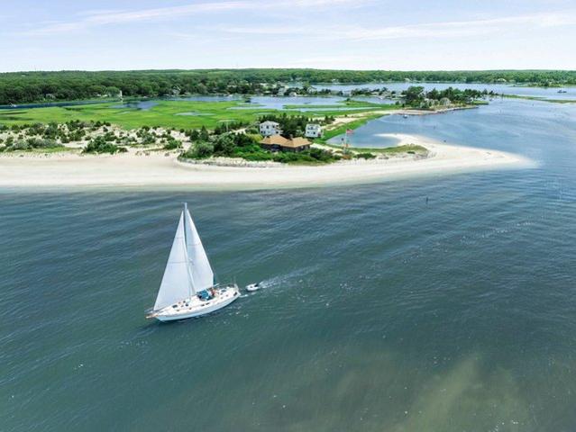 380/420 Towd Point Rd, Southampton, NY 11968