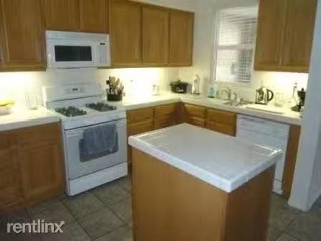 38049024 2624 Night Jasmine Drive