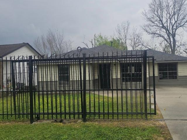 3804 Cedar Hill Ln, Houston, TX 77093 | MLS #54319 | Compass