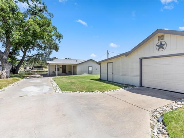 3804 Sandy Beach Dr, Granbury, TX 76049