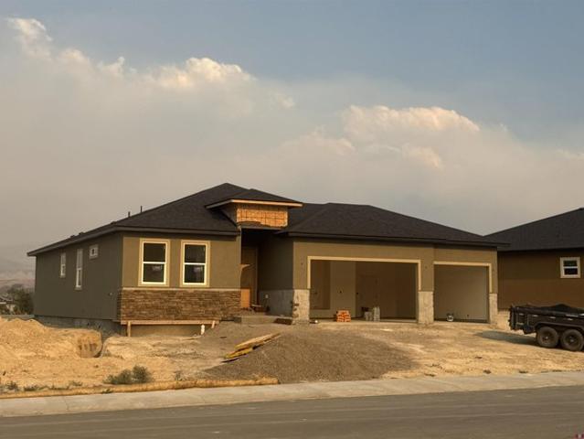 3805 Chestnut Dr, Montrose, CO 81401
