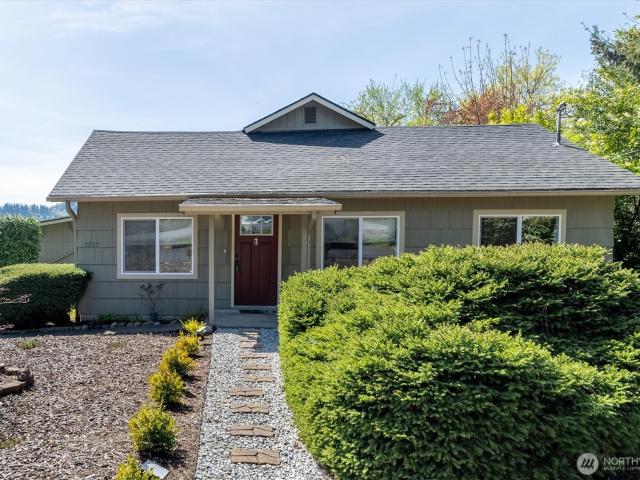 3805 Pacific Way, Longview, WA 98632 | MLS #2491 | Compass
