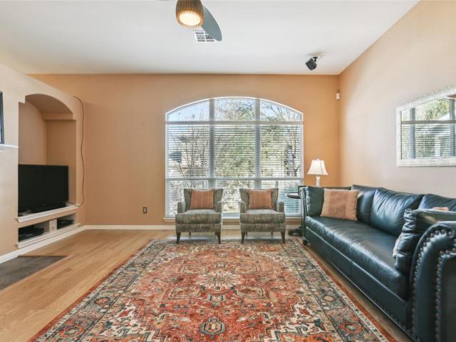 3805 Pebble Ct