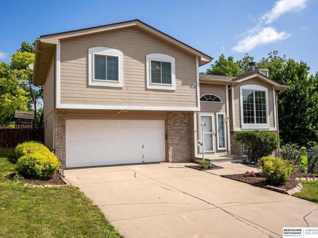 3806 Giles Rd, Bellevue, NE 68147