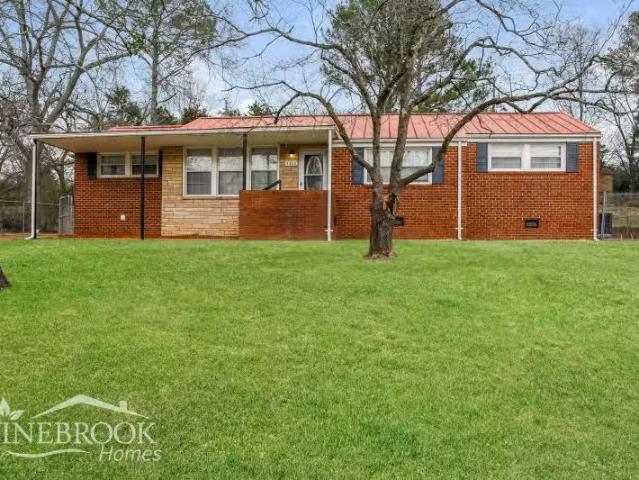 3806 Lakeview Dr NW, Huntsville, AL 35810