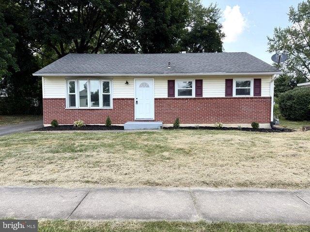3807 N Sylvan Dr, York, PA 17402