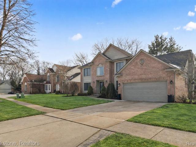 3807 Beechcrest
