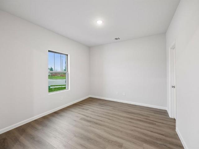 3807 Brewster Lane