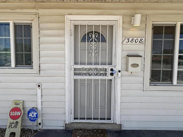 3808 Candelaria Road NE