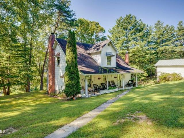 3808 Combs Ridge Rd, Honaker, VA 24260