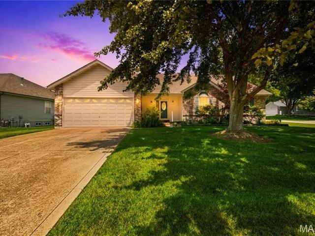 3808 Pine Forest Ln, Saint Charles, MO 63304