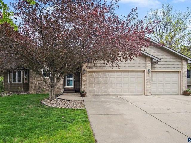 3808 S Kris Dr, Sioux Falls, SD 57103