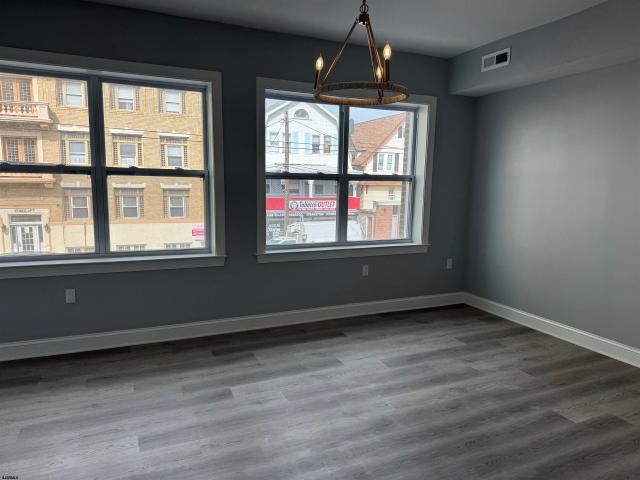 3808 Ventnor