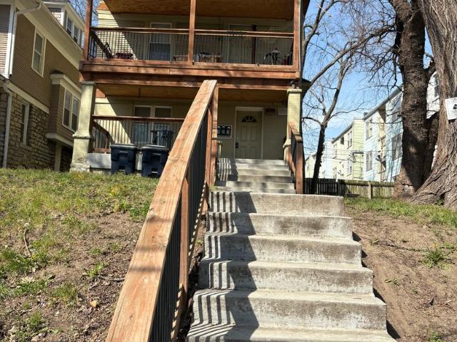 3808 Wyandotte St
