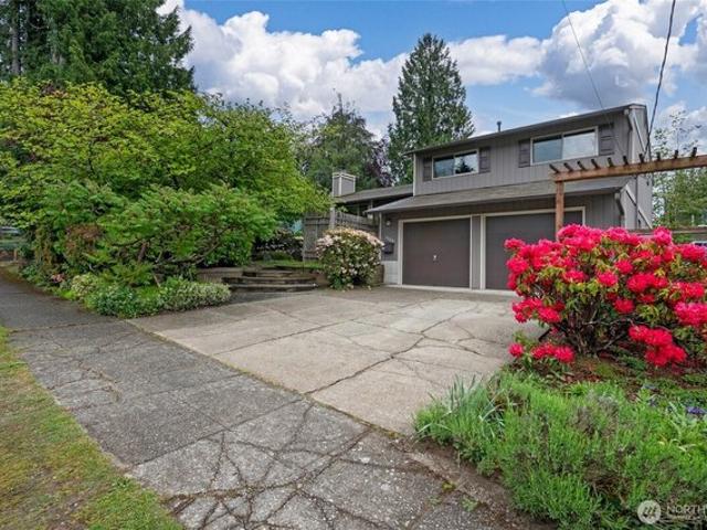 3809 NE 86th St, Seattle, WA 98115