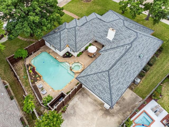 3809 Kelly Boulevard