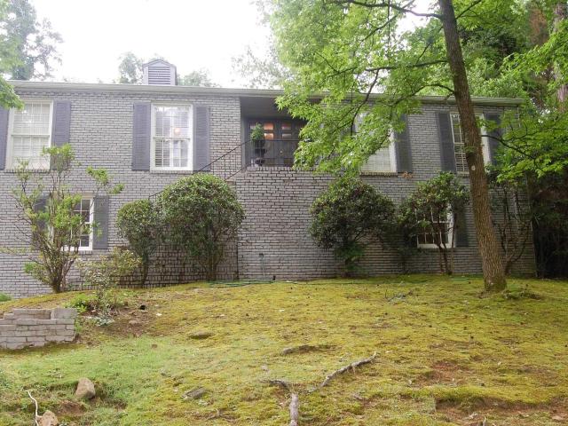 3809 Rockbrook Circle