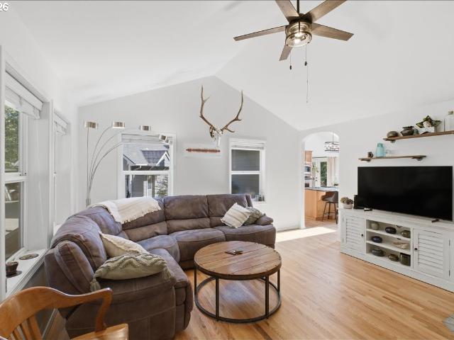 38009 earl ln