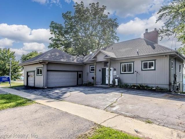 3800 Military St, Port Huron, MI 48060