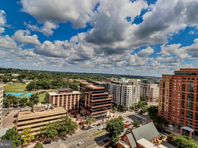 3800 N Fairfax Drive # 1709