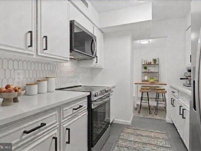 3800 N Fairfax Drive # 207