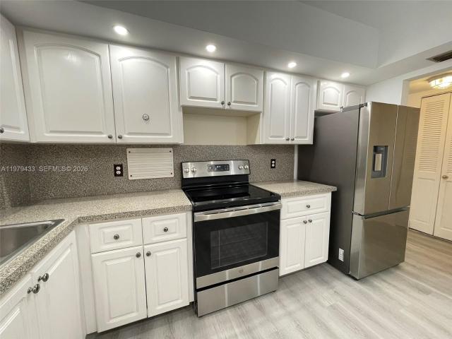 3800 N Hills Dr 308, Hollywood, FL