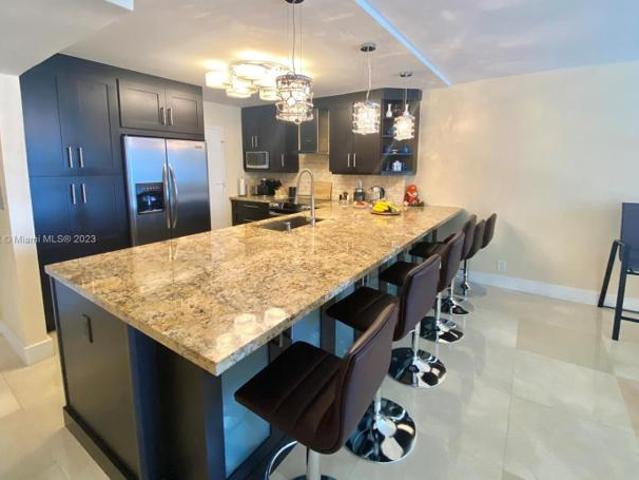 3800 Ocean Dr S #420, Hollywood, FL 33019
