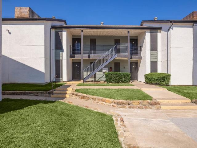 3800 on Portland Studio Apartment for Rent at 3800 Portland St, Irving, TX 75038 Song