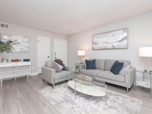 3800 on Portland 1 Bedroom Apartment for Rent at 3800 Portland St, Irving, TX 75038 Song