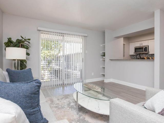 3800 on Portland 2 Bedroom Apartment for Rent at 3800 Portland St, Irving, TX 75038 Song