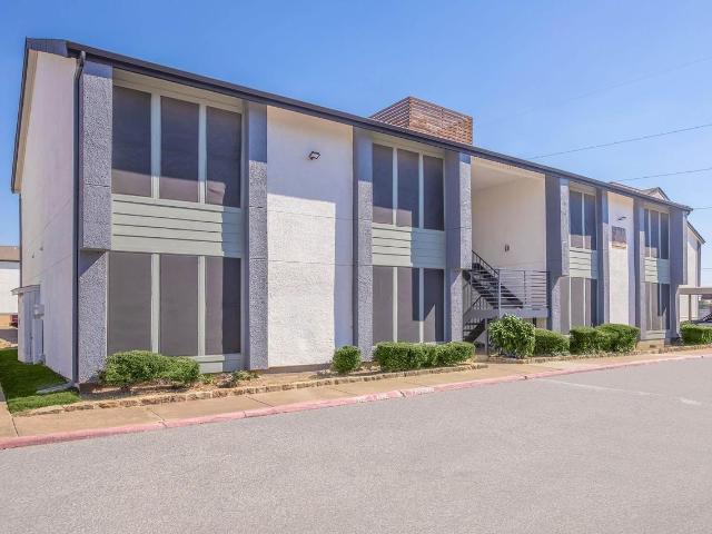 3800 on Portland 2 Bedroom Apartment for Rent at 3800 Portland St, Irving, TX 75038 Song