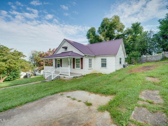3800 Busbee Street