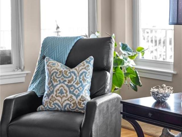 3800 Dupont CIR # 302