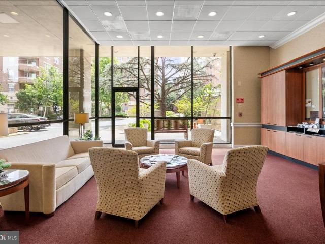 3800 Fairfax Drive # 102