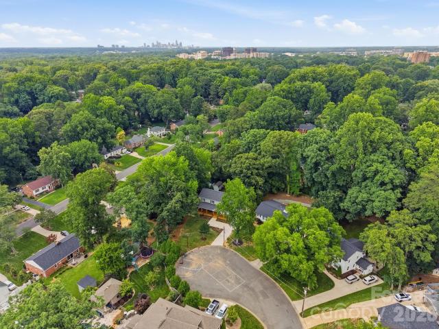 3800 Lovett Circle