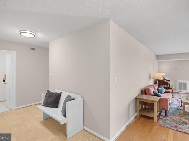 3800 Powell Ln, Unit 1211, Falls Church, VA 22041 | Compass