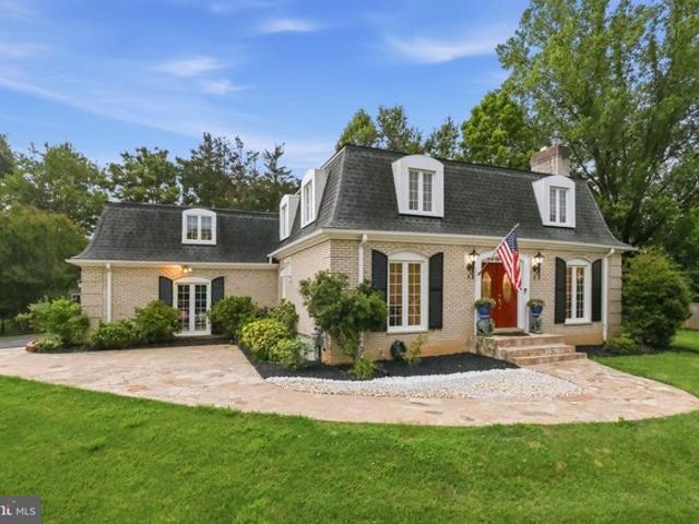 3800 Queen Mary Dr, Olney, MD 20832