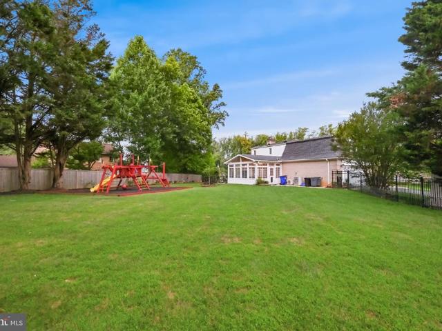 3800 Queen Mary Drive